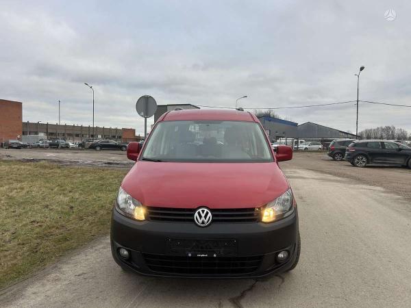 Red Volkswagen Caddy 2011 in Siauliai, with an engine capacity of 1.60 L and mileage of 292 thousand km for 5200 €, photo 2 on AUTOMOTO.COM.LV