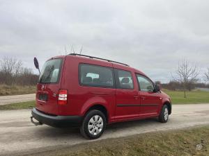 Red Volkswagen Caddy 2011 in Siauliai, with an engine capacity of 1.60 L and mileage of 292 thousand km for 5200 €, photo 5 on AUTOMOTO.COM.LV
