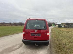 Red Volkswagen Caddy 2011 in Siauliai, with an engine capacity of 1.60 L and mileage of 292 thousand km for 5200 €, photo 6 on AUTOMOTO.COM.LV