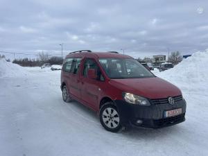 Red Volkswagen Caddy 2011 in Siauliai, with an engine capacity of 1.60 L and mileage of 294 thousand km for 4950 €, photo 3 on AUTOMOTO.COM.LV