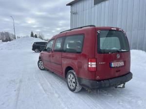Red Volkswagen Caddy 2011 in Siauliai, with an engine capacity of 1.60 L and mileage of 294 thousand km for 4950 €, photo 7 on AUTOMOTO.COM.LV