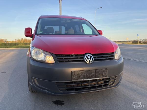 Sarkans Volkswagen Caddy 2011 Pasvalys, ar dzinēja tilpumu 1.60 L un nobraukumu 252 tūkst. km par 4950 €, foto 2 vietnē AUTOMOTO.COM.LV