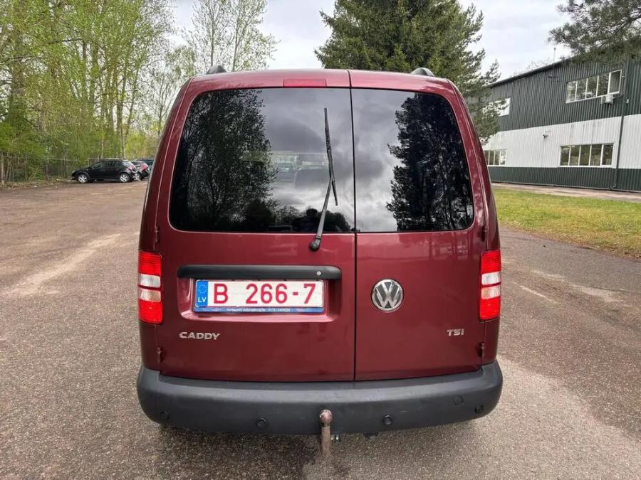 Sarkans Volkswagen Caddy 2011 Ogre, ar dzinēja tilpumu 1.20 L un nobraukumu 231 tūkst. km par 6560 €, foto 8 vietnē AUTOMOTO.COM.LV