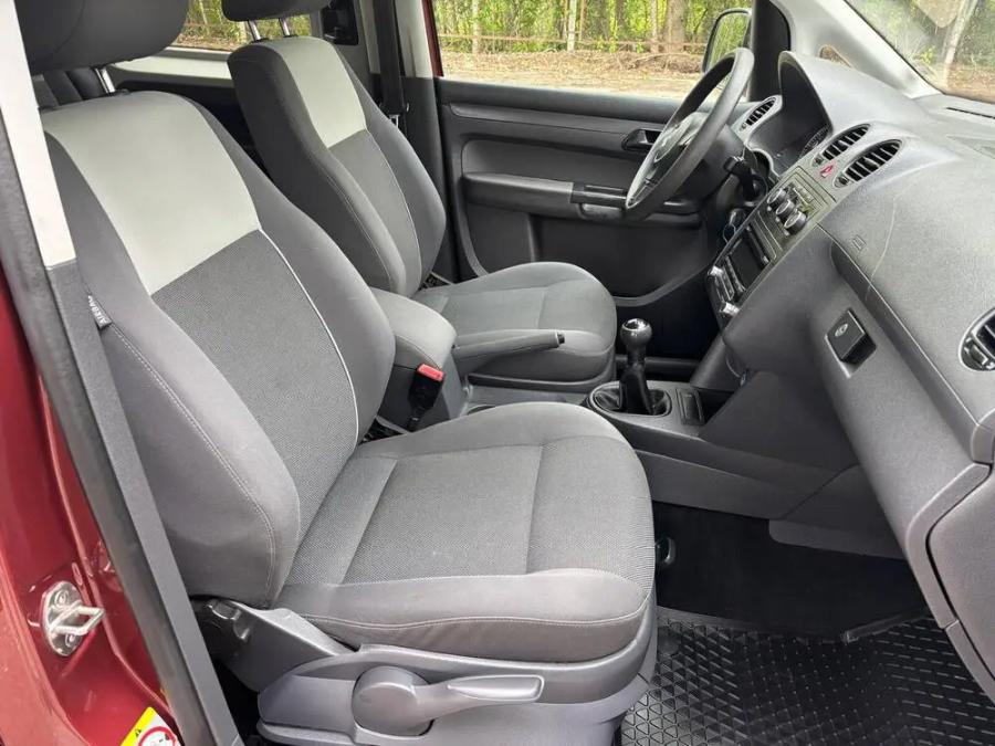 Sarkans Volkswagen Caddy 2011 Ogre, ar dzinēja tilpumu 1.20 L un nobraukumu 231 tūkst. km par 6560 €, foto 11 vietnē AUTOMOTO.COM.LV
