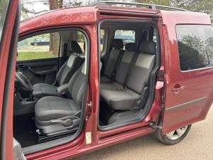 Sarkans Volkswagen Caddy 2011 Ogre, ar dzinēja tilpumu 1.20 L un nobraukumu 231 tūkst. km par 6560 €, foto 15 vietnē AUTOMOTO.COM.LV