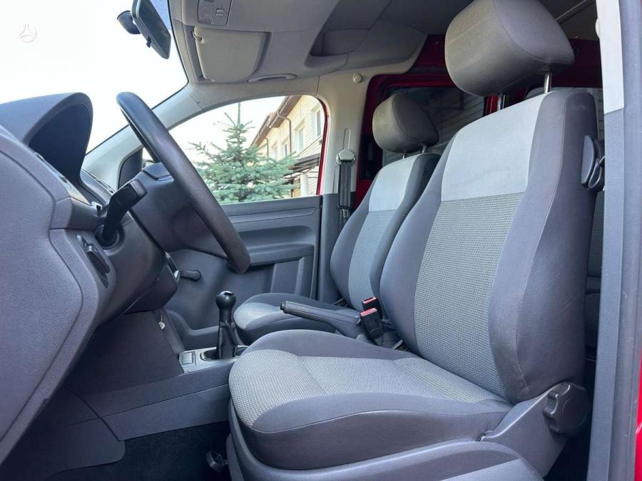 Sarkans Volkswagen Caddy 2011 Viļņa, ar dzinēja tilpumu 1.60 L un nobraukumu 235 tūkst. km par 6700 €, foto 22 vietnē AUTOMOTO.COM.LV