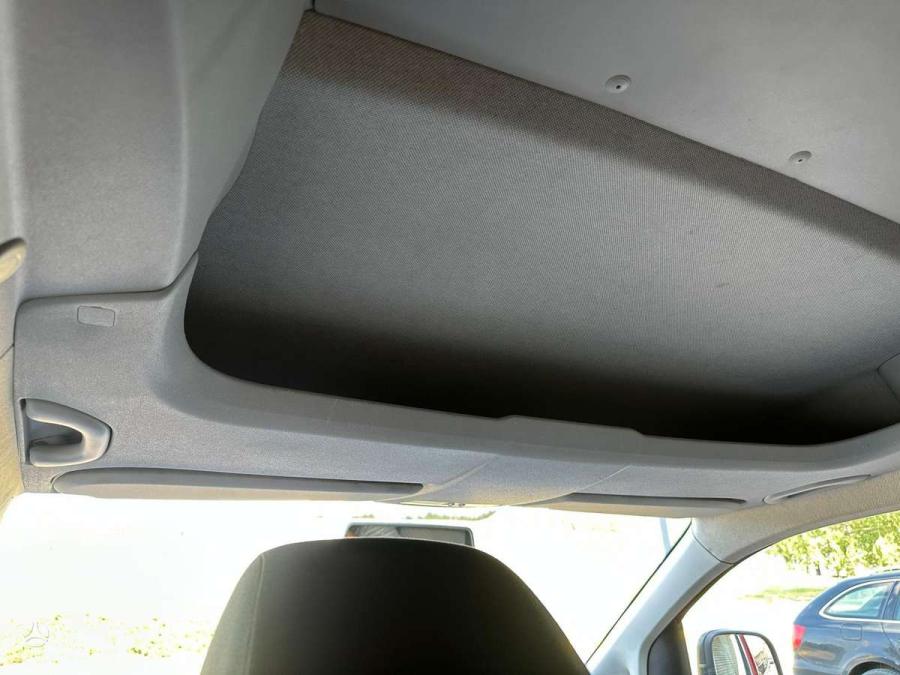Sarkans Volkswagen Caddy 2011 Viļņa, ar dzinēja tilpumu 1.60 L un nobraukumu 235 tūkst. km par 6700 €, foto 25 vietnē AUTOMOTO.COM.LV