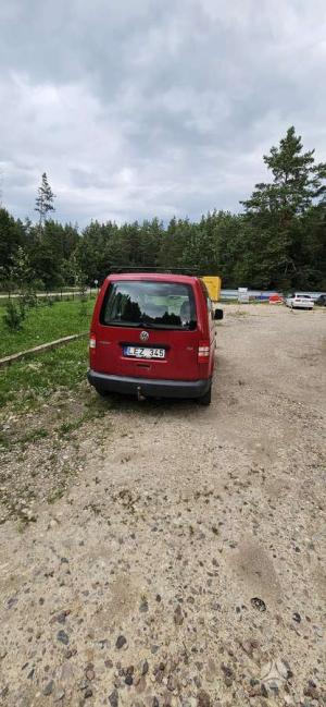 Red Volkswagen Caddy 2011 in Vilnius, with an engine capacity of 1.60 L and mileage of 298 thousand km for 3500 €, photo 5 on AUTOMOTO.COM.LV