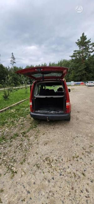 Red Volkswagen Caddy 2011 in Vilnius, with an engine capacity of 1.60 L and mileage of 298 thousand km for 3500 €, photo 11 on AUTOMOTO.COM.LV