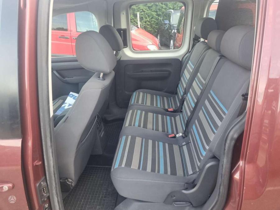 Sarkans Volkswagen Caddy 2011 Utena, ar dzinēja tilpumu 1.60 L un nobraukumu 243 tūkst. km par 6150 €, foto 10 vietnē AUTOMOTO.COM.LV