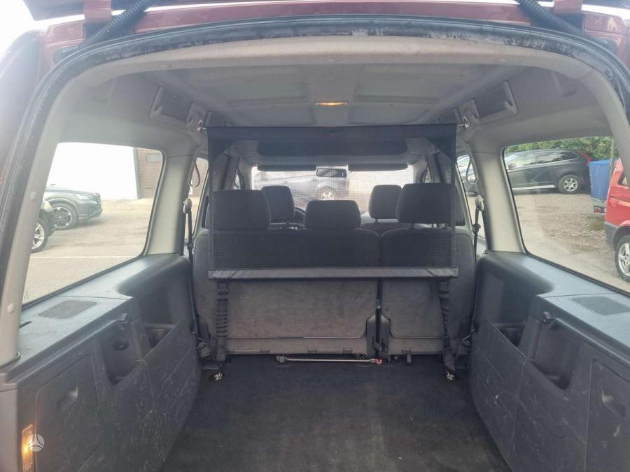 Sarkans Volkswagen Caddy 2011 Utena, ar dzinēja tilpumu 1.60 L un nobraukumu 243 tūkst. km par 6150 €, foto 12 vietnē AUTOMOTO.COM.LV