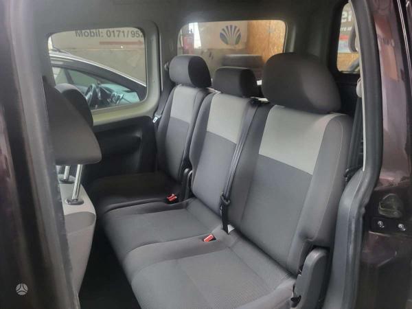 Sarkans Volkswagen Caddy 2012 Raseiniai, ar dzinēja tilpumu 1.60 L un nobraukumu 250 tūkst. km par 5950 €, foto 8 vietnē AUTOMOTO.COM.LV