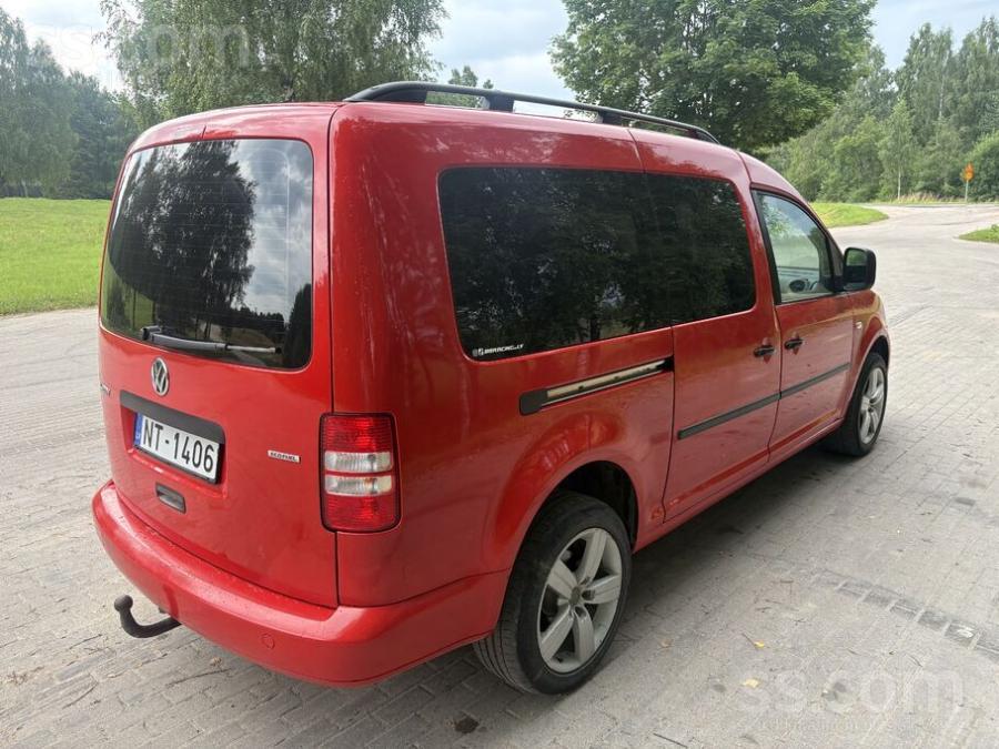 Red Volkswagen Caddy 2012 in Liepaja, with an engine capacity of 2.00 L and mileage of 246 thousand km for 3650 €, photo 4 on AUTOMOTO.COM.LV