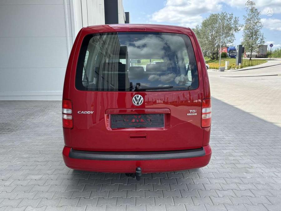 Sarkans Volkswagen Caddy 2013 Viļņa, ar dzinēja tilpumu 1.60 L un nobraukumu 260 tūkst. km par 8400 €, foto 3 vietnē AUTOMOTO.COM.LV