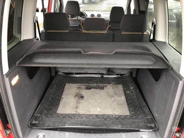 Sarkans Volkswagen Caddy 2013 Klaipėda, ar dzinēja tilpumu 2.00 L un nobraukumu 223 tūkst. km par 4700 €, foto 8 vietnē AUTOMOTO.COM.LV