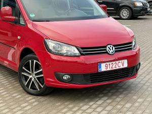 Red Volkswagen Caddy 2014 in Jonava, with an engine capacity of 1.97 L and mileage of 300 thousand km for 8490 €, photo 14 on AUTOMOTO.COM.LV