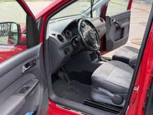 Red Volkswagen Caddy 2014 in Jonava, with an engine capacity of 1.97 L and mileage of 300 thousand km for 8490 €, photo 16 on AUTOMOTO.COM.LV