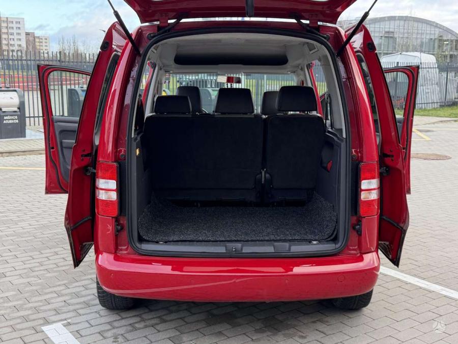 Red Volkswagen Caddy 2014 in Jonava, with an engine capacity of 1.97 L and mileage of 300 thousand km for 8490 €, photo 30 on AUTOMOTO.COM.LV