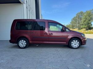 Red Volkswagen Caddy 2014 in Vilnius, with an engine capacity of 1.97 L and mileage of 192 thousand km for 8349 €, photo 5 on AUTOMOTO.COM.LV