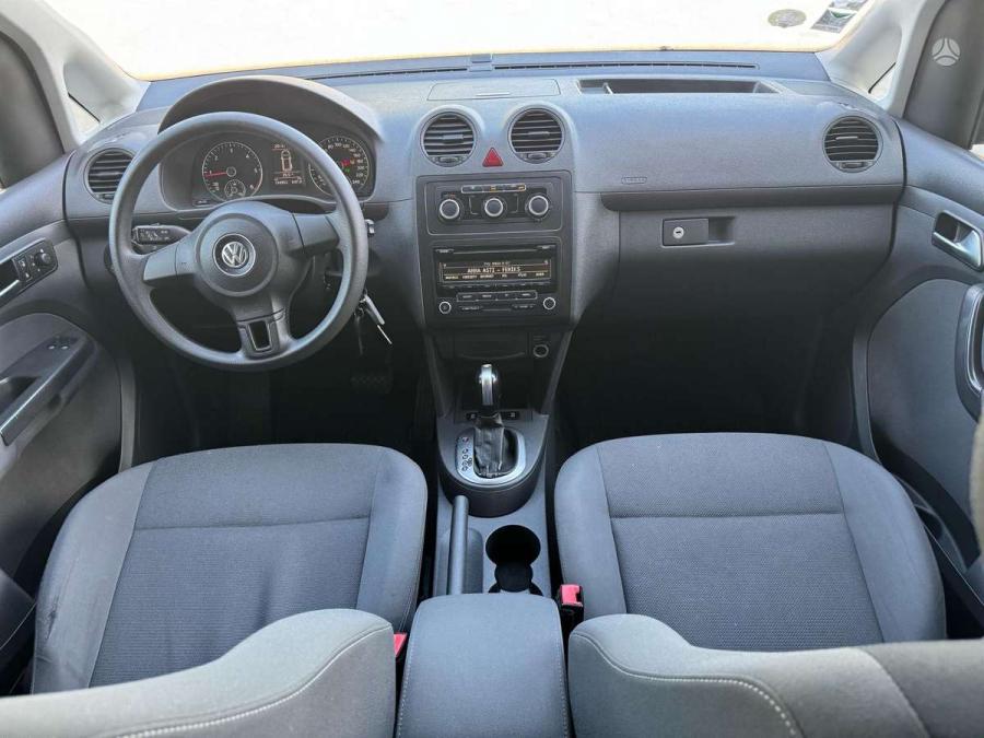 Red Volkswagen Caddy 2014 in Vilnius, with an engine capacity of 1.97 L and mileage of 192 thousand km for 8349 €, photo 8 on AUTOMOTO.COM.LV