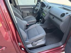 Red Volkswagen Caddy 2014 in Vilnius, with an engine capacity of 1.97 L and mileage of 192 thousand km for 8349 €, photo 9 on AUTOMOTO.COM.LV