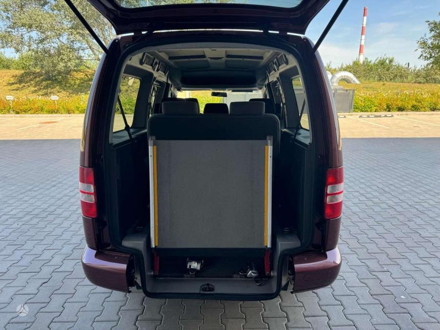 Red Volkswagen Caddy 2014 in Vilnius, with an engine capacity of 1.97 L and mileage of 192 thousand km for 8349 €, photo 16 on AUTOMOTO.COM.LV