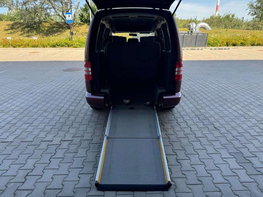 Red Volkswagen Caddy 2014 in Vilnius, with an engine capacity of 1.97 L and mileage of 192 thousand km for 8349 €, photo 17 on AUTOMOTO.COM.LV