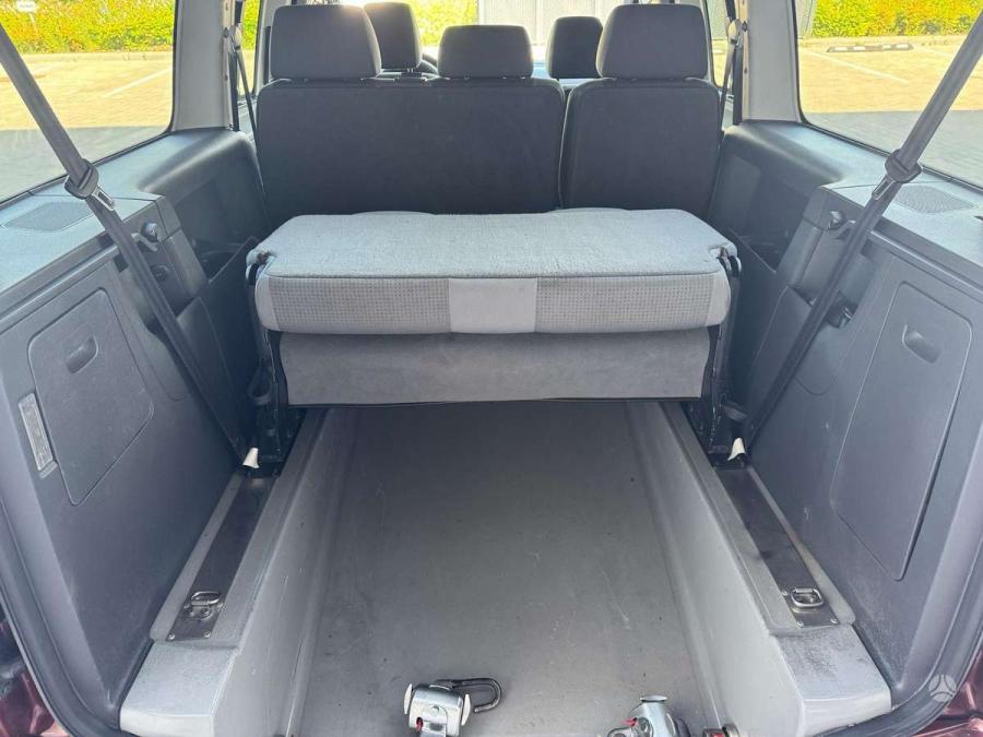 Red Volkswagen Caddy 2014 in Vilnius, with an engine capacity of 1.97 L and mileage of 192 thousand km for 8349 €, photo 20 on AUTOMOTO.COM.LV