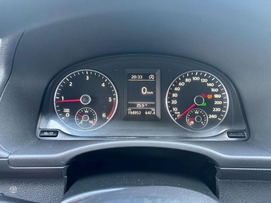 Red Volkswagen Caddy 2014 in Vilnius, with an engine capacity of 1.97 L and mileage of 192 thousand km for 8349 €, photo 21 on AUTOMOTO.COM.LV
