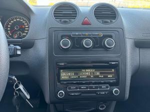 Red Volkswagen Caddy 2014 in Vilnius, with an engine capacity of 1.97 L and mileage of 192 thousand km for 8349 €, photo 22 on AUTOMOTO.COM.LV