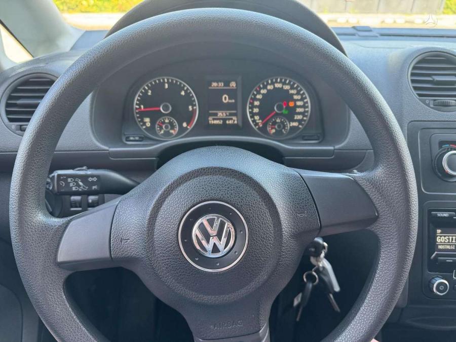 Red Volkswagen Caddy 2014 in Vilnius, with an engine capacity of 1.97 L and mileage of 192 thousand km for 8349 €, photo 24 on AUTOMOTO.COM.LV