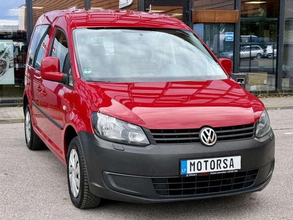 Red Volkswagen Caddy 2014 in Kaunas, with an engine capacity of 1.60 L and mileage of 230 thousand km for 6190 €, photo 4 on AUTOMOTO.COM.LV