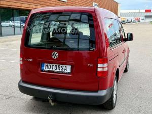 Red Volkswagen Caddy 2014 in Kaunas, with an engine capacity of 1.60 L and mileage of 230 thousand km for 6190 €, photo 6 on AUTOMOTO.COM.LV