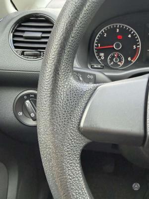 Red Volkswagen Caddy 2014 in Kaunas, with an engine capacity of 1.60 L and mileage of 230 thousand km for 6190 €, photo 12 on AUTOMOTO.COM.LV