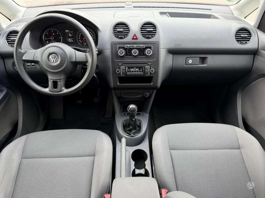 Red Volkswagen Caddy 2014 in Kaunas, with an engine capacity of 1.60 L and mileage of 230 thousand km for 6190 €, photo 15 on AUTOMOTO.COM.LV