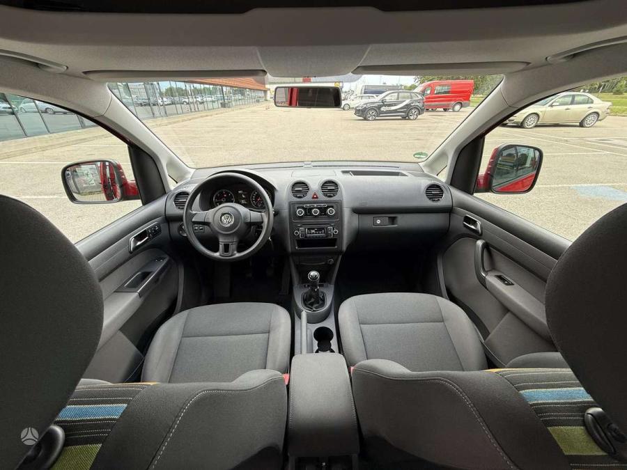 Red Volkswagen Caddy 2014 in Kaunas, with an engine capacity of 1.60 L and mileage of 230 thousand km for 6190 €, photo 16 on AUTOMOTO.COM.LV