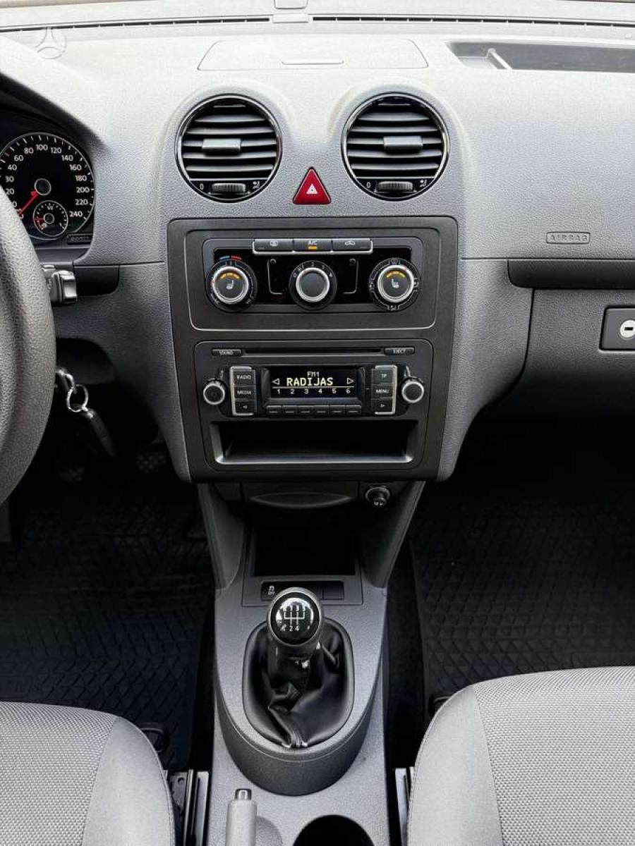 Red Volkswagen Caddy 2014 in Kaunas, with an engine capacity of 1.60 L and mileage of 230 thousand km for 6190 €, photo 17 on AUTOMOTO.COM.LV