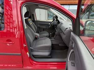 Red Volkswagen Caddy 2014 in Kaunas, with an engine capacity of 1.60 L and mileage of 230 thousand km for 6190 €, photo 20 on AUTOMOTO.COM.LV