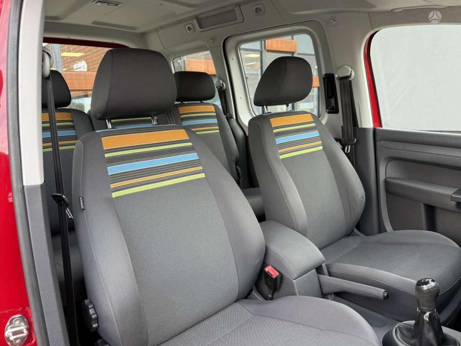Red Volkswagen Caddy 2014 in Kaunas, with an engine capacity of 1.60 L and mileage of 230 thousand km for 6190 €, photo 21 on AUTOMOTO.COM.LV