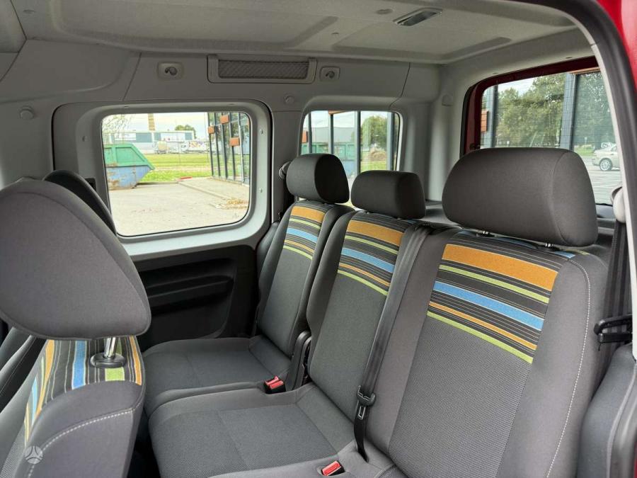 Red Volkswagen Caddy 2014 in Kaunas, with an engine capacity of 1.60 L and mileage of 230 thousand km for 6190 €, photo 26 on AUTOMOTO.COM.LV