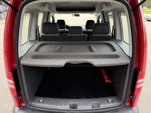 Red Volkswagen Caddy 2014 in Kaunas, with an engine capacity of 1.60 L and mileage of 230 thousand km for 6190 €, photo 27 on AUTOMOTO.COM.LV