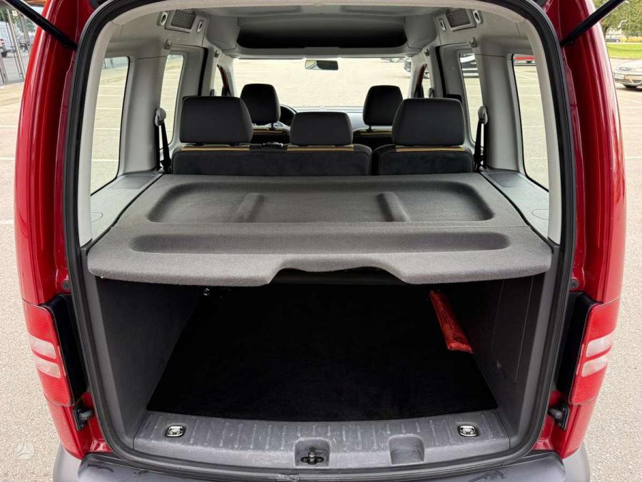 Red Volkswagen Caddy 2014 in Kaunas, with an engine capacity of 1.60 L and mileage of 230 thousand km for 6190 €, photo 27 on AUTOMOTO.COM.LV