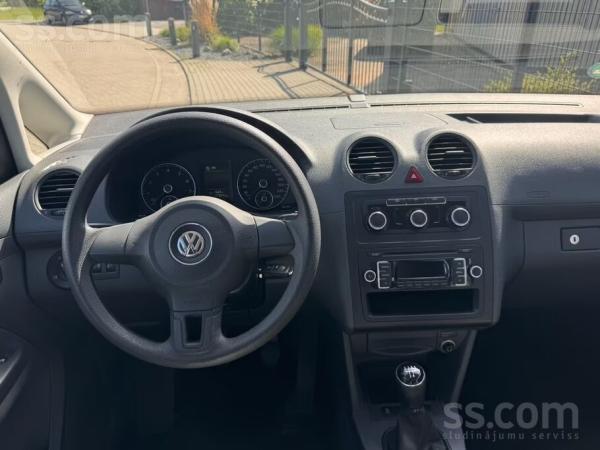 Sarkans Volkswagen Caddy 2016 Ogre, ar dzinēja tilpumu 1.40 L un nobraukumu 197 tūkst. km par 6495 €, foto 10 vietnē AUTOMOTO.COM.LV