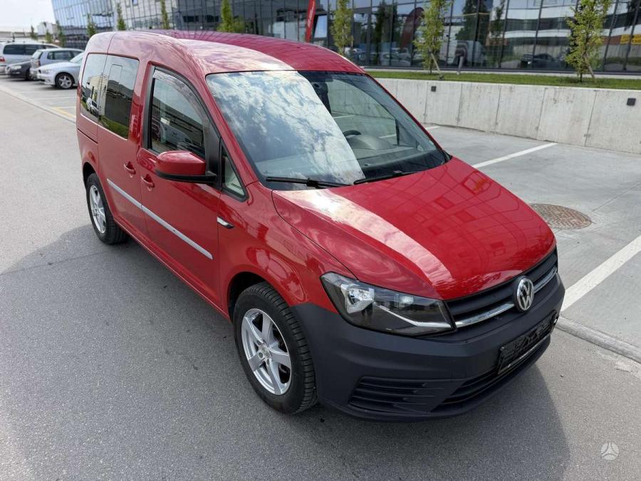 Red Volkswagen Caddy 2016 in Panevezys, with an engine capacity of 1.97 L and mileage of 284 thousand km for 7250 €, photo 3 on AUTOMOTO.COM.LV