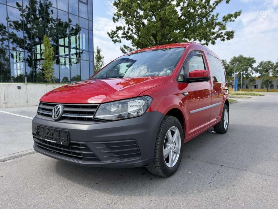 Red Volkswagen Caddy 2016 in Panevezys, with an engine capacity of 1.97 L and mileage of 284 thousand km for 7250 €, photo 4 on AUTOMOTO.COM.LV