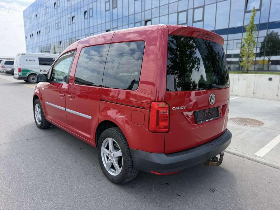 Red Volkswagen Caddy 2016 in Panevezys, with an engine capacity of 1.97 L and mileage of 284 thousand km for 7250 €, photo 8 on AUTOMOTO.COM.LV
