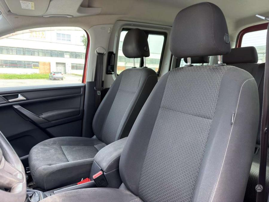 Red Volkswagen Caddy 2016 in Panevezys, with an engine capacity of 1.97 L and mileage of 284 thousand km for 7250 €, photo 13 on AUTOMOTO.COM.LV