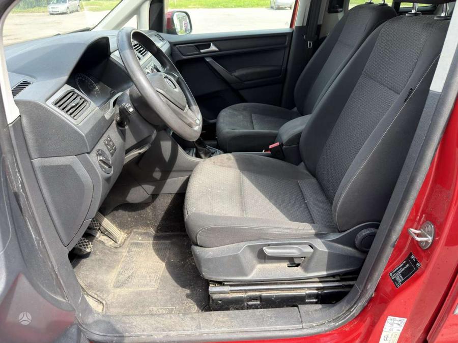Red Volkswagen Caddy 2016 in Panevezys, with an engine capacity of 1.97 L and mileage of 284 thousand km for 7250 €, photo 14 on AUTOMOTO.COM.LV