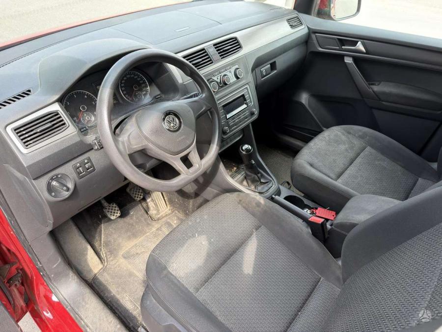 Red Volkswagen Caddy 2016 in Panevezys, with an engine capacity of 1.97 L and mileage of 284 thousand km for 7250 €, photo 15 on AUTOMOTO.COM.LV
