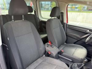 Red Volkswagen Caddy 2016 in Panevezys, with an engine capacity of 1.97 L and mileage of 284 thousand km for 7250 €, photo 20 on AUTOMOTO.COM.LV